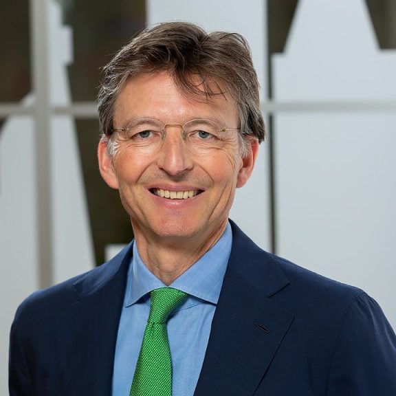 Nieuw onderzoeksrapport belicht kansen logistiek laden bij netcongestie • ElaadNL